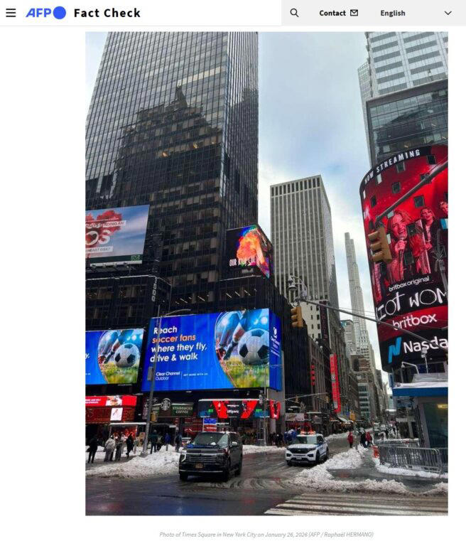 La falsa commemorazione di Alex Pretti a Times Square