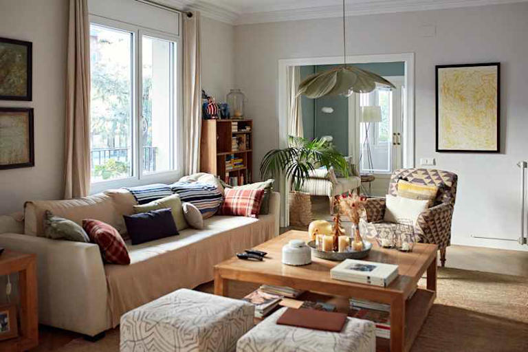 Designers say these 6 trends make your living room way smaller