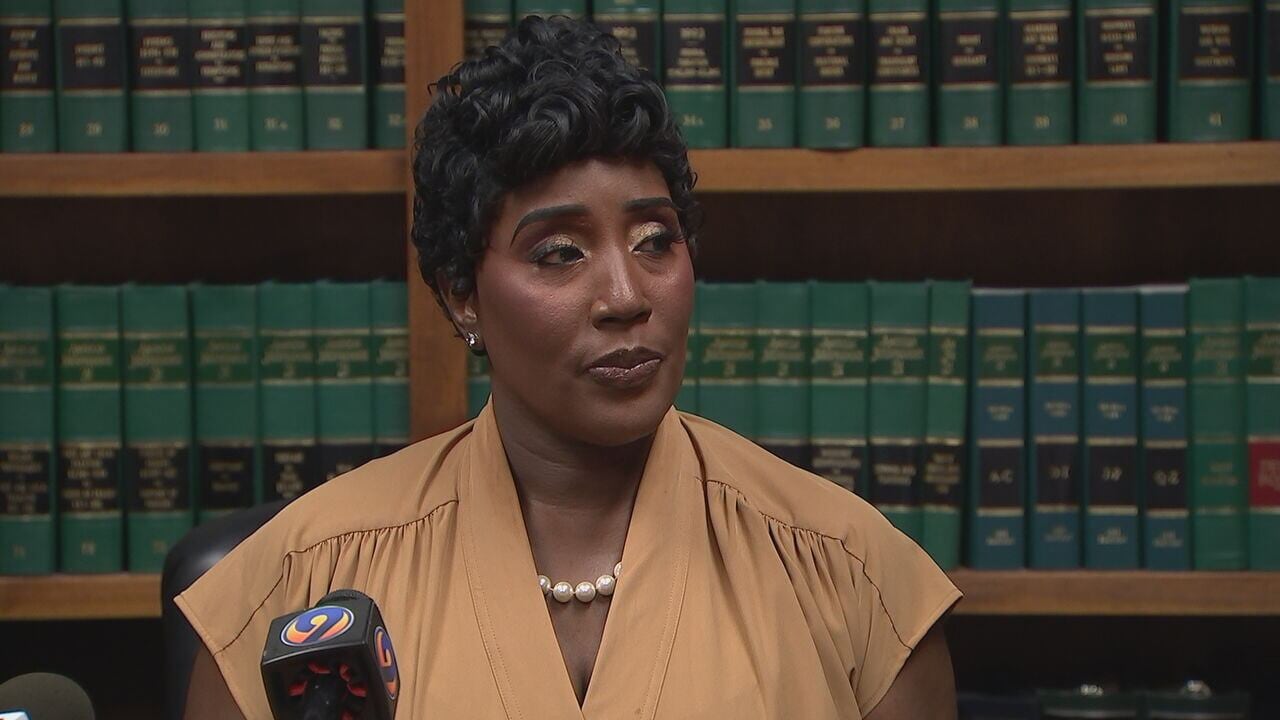 Former Charlotte city councilwoman agrees to plea deal in wire fraud case