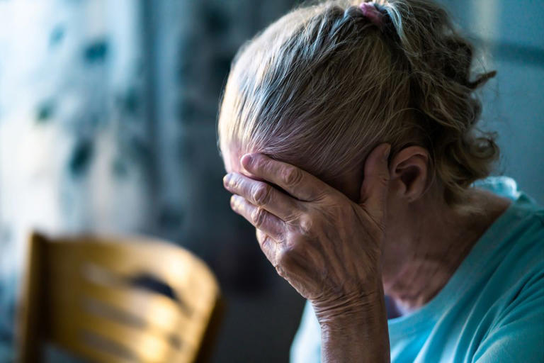 Neurologist lists unique symptoms of vascular dementia - take note if ...