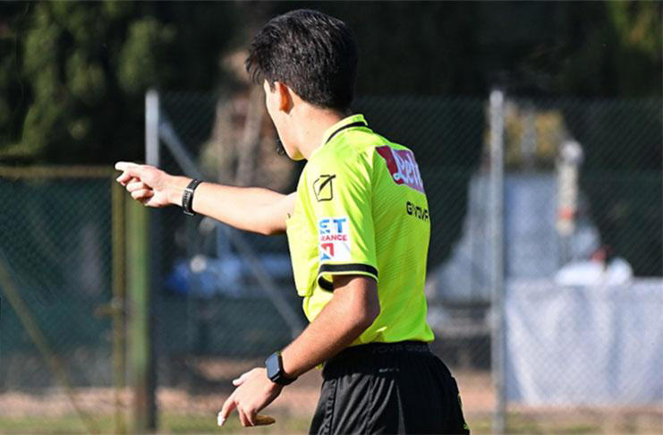 Giovane arbitro preso a testate, anche la sorella direttrice di gara è ...