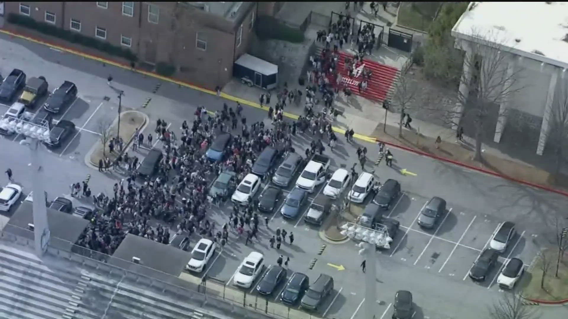 Students walking out of class across metro Atlanta high schools to ...