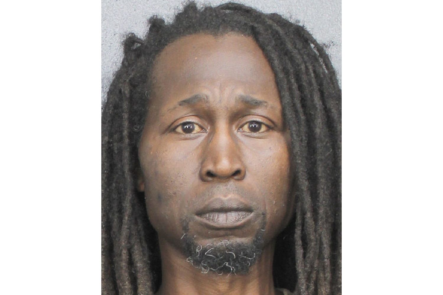 Fla. mailman arrested after news station shows video of him allegedly ...