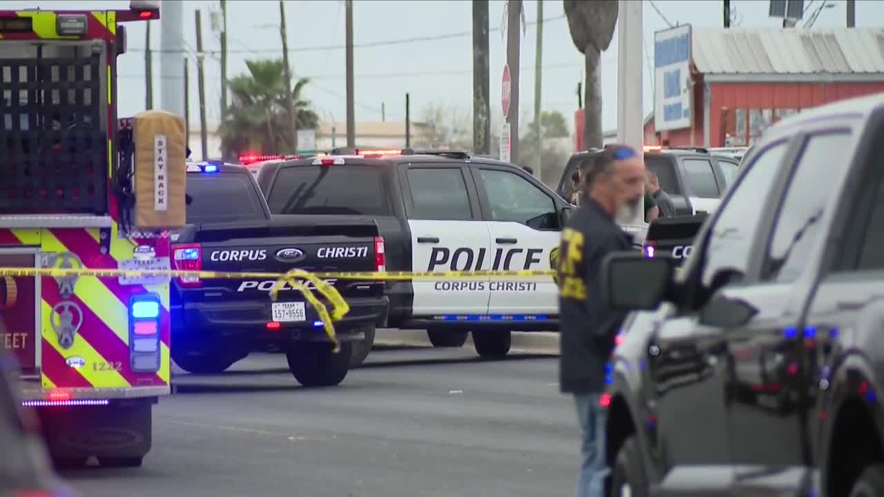 Police chief explains how suspect shot officer from patrol car after ...