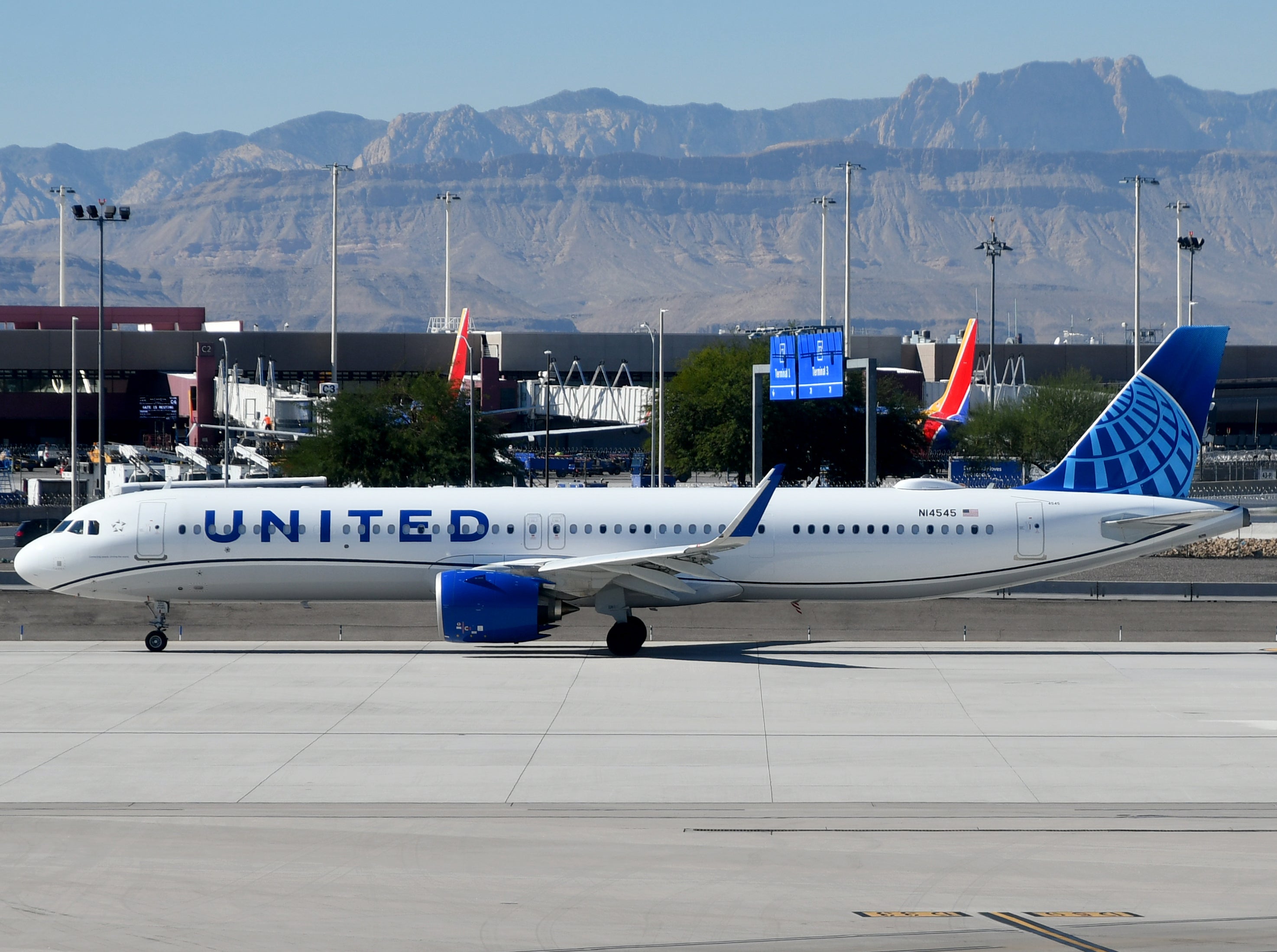 United plans A321neo aircraft with lie-flat seats for premium ...