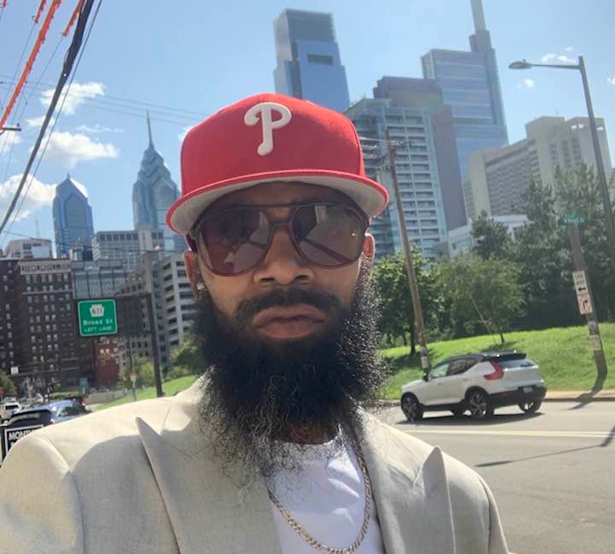 Dad stabbed to death in front of 3 young kids while teaching them to ...