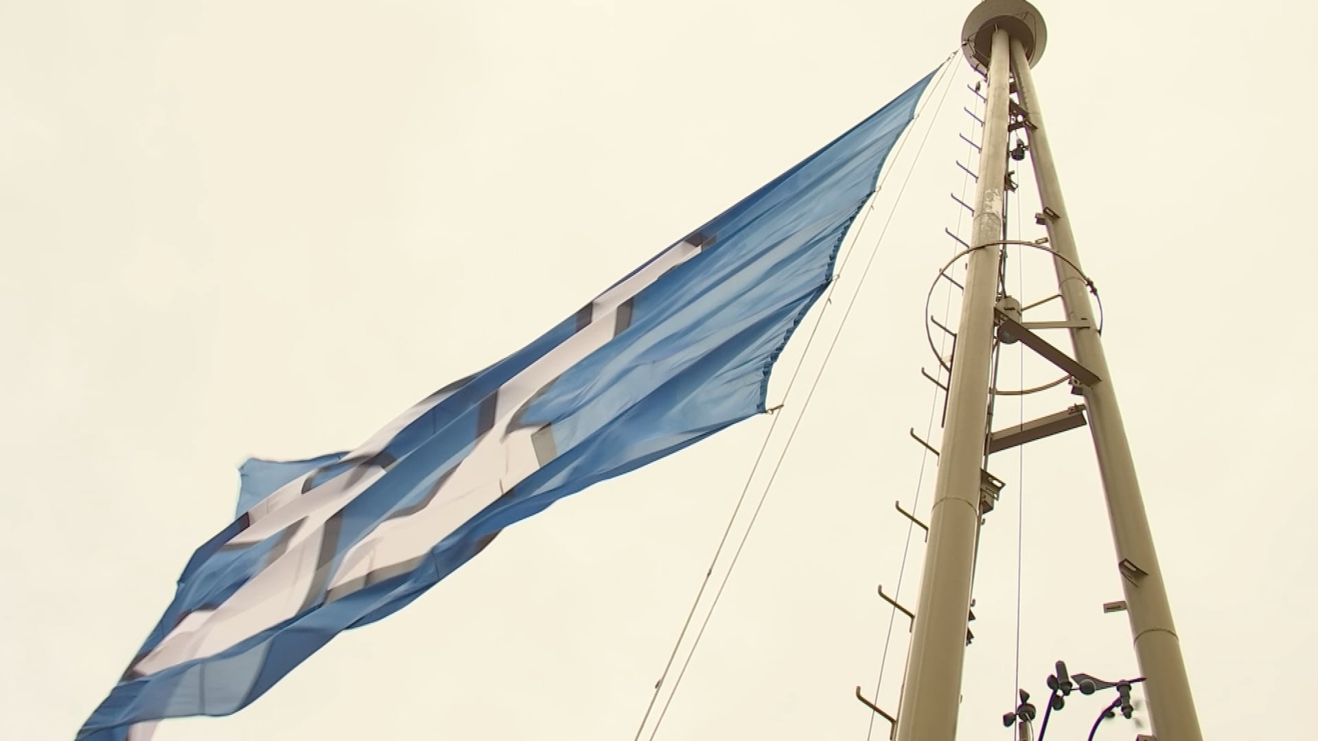 Hawks fans: How you can help bring the 12 flag to San Francisco