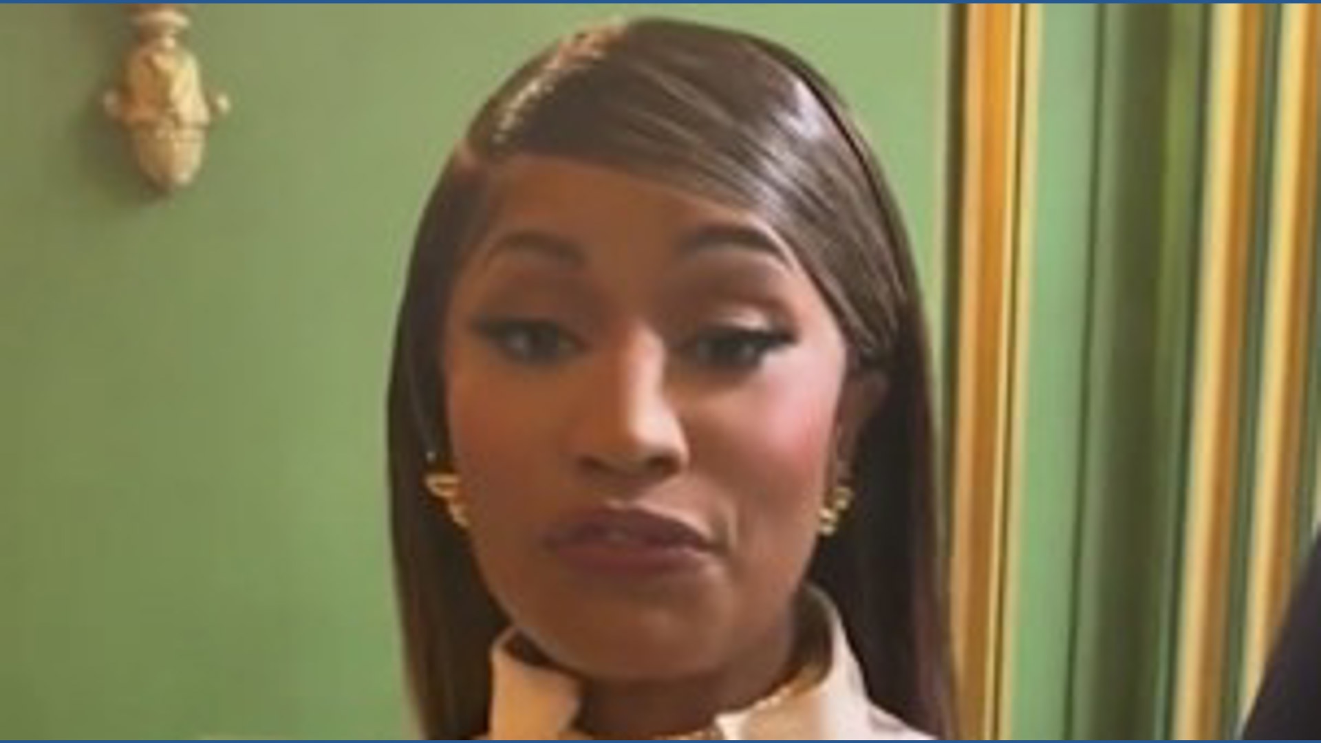 Nicki Minaj shows off Trump 'Gold Card', a $1million immigration 'fast ...