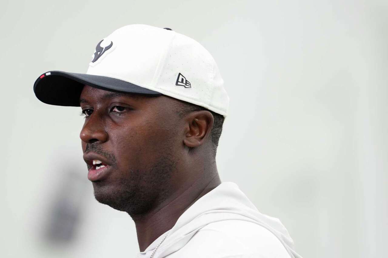 Houston Texans QB coach Jerrod Johnson misses out on Philadelphia ...