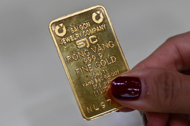 Vietnam the only Southeast Asian country to see gold sales decline in 2025