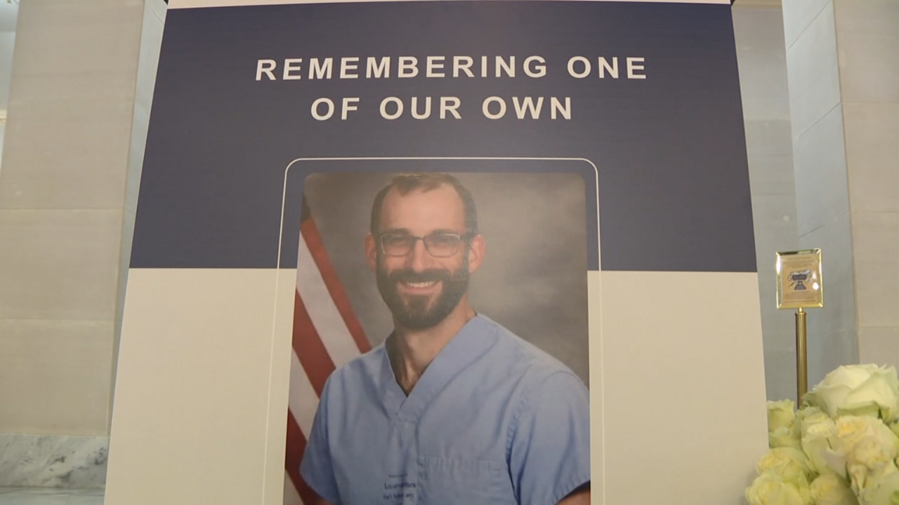 Utahn nurses gather for vigil for Alex Pretti at Utah State Capitol