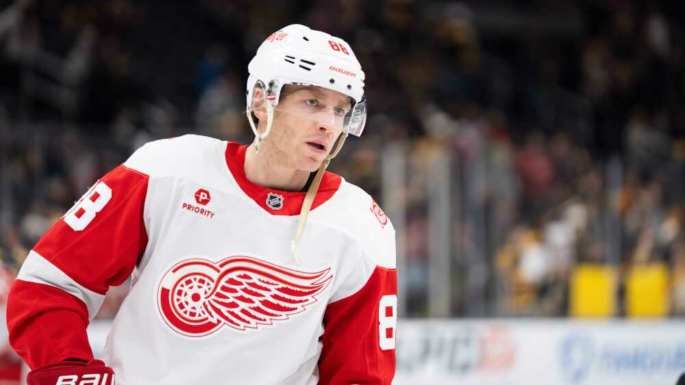Patrick Kane passes Mike Modano for the most NHL points by a US.-born ...