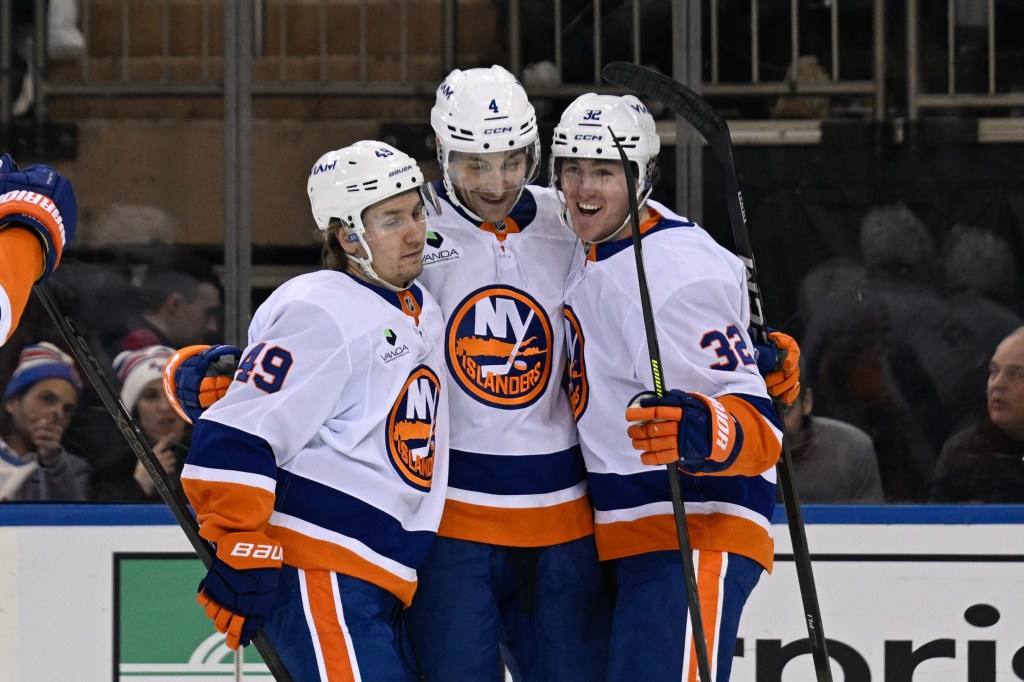 Matthew Schaefer backs up his words to lead Islanders to season sweep ...