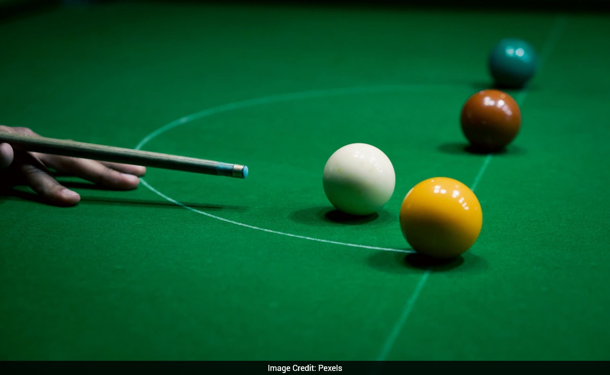 2-year-old sets two Guinness World Records for snooker trick shots