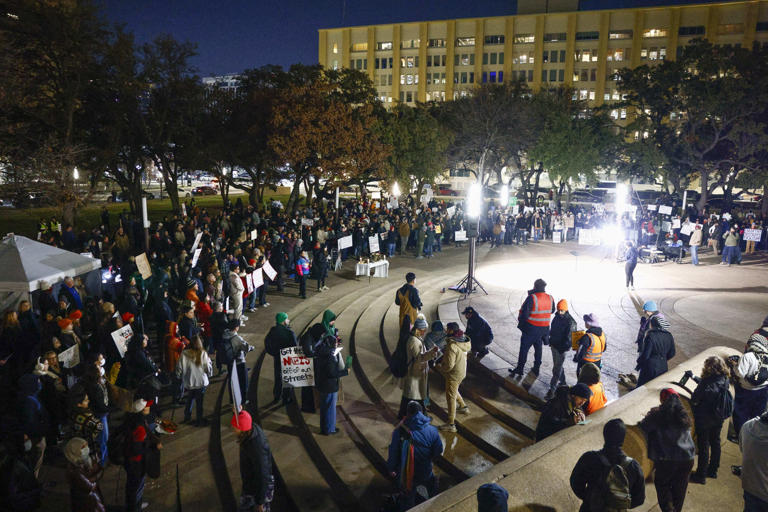 Hundreds rally again against ICE in Dallas in wake of second fatal ...