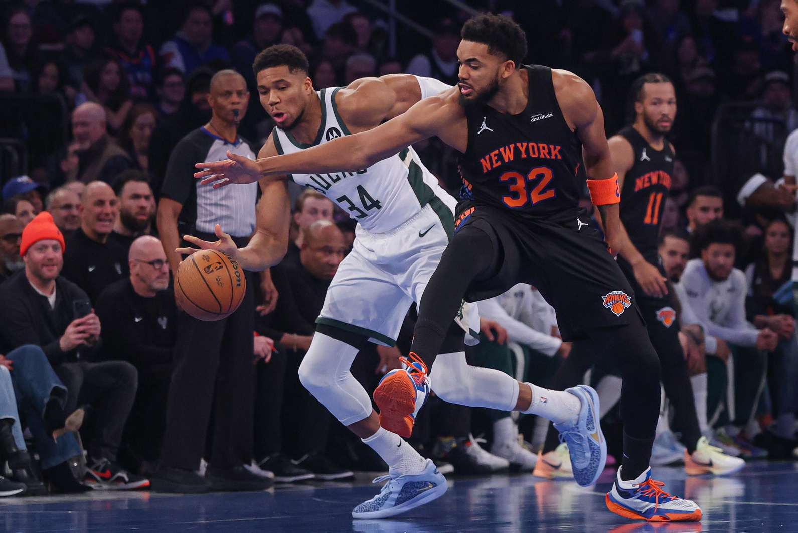 Magic Johnson urges Knicks to reject Giannis Antetokounmpo trade pursuit