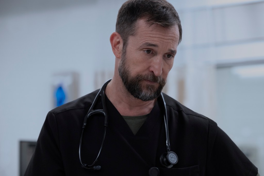 Noah Wyle on his ‘Pitt' character's "performative" approach to therapy ...