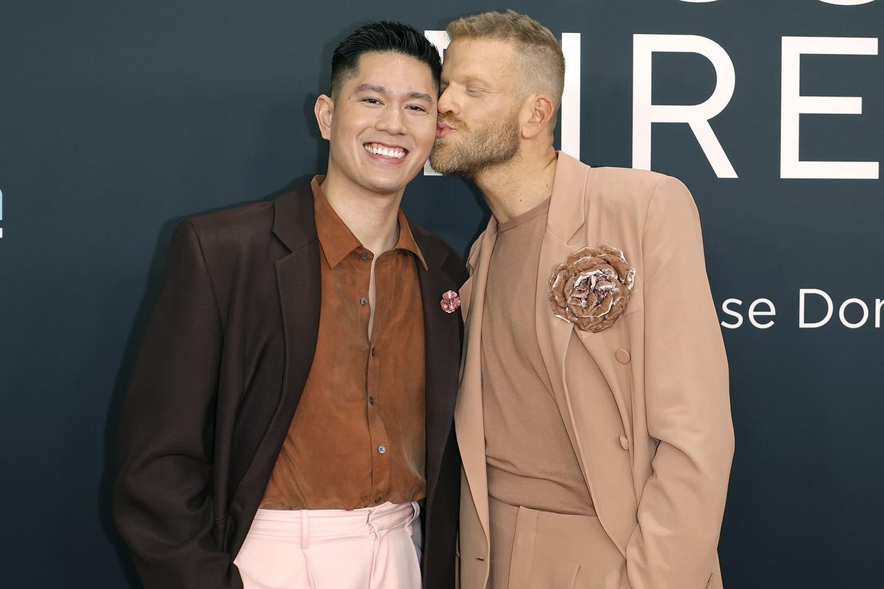 Mark and Scott Hoying reveal sex of first baby with a music video ...