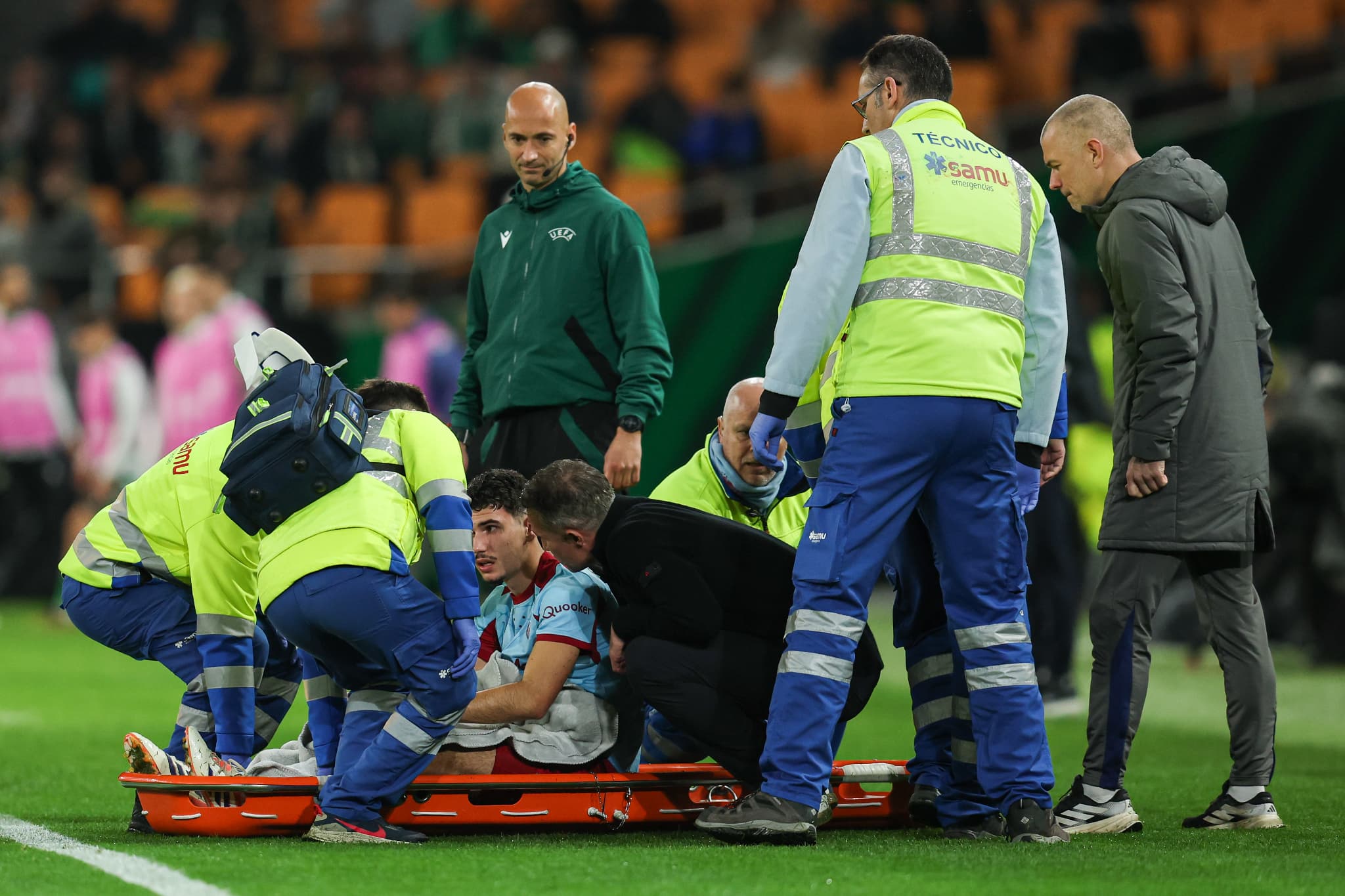 « Je suis avant tout son père », l'image forte de Robin van Persie au ...