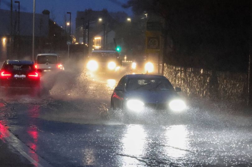 Major weather alerts as 17 areas face worst flooding risk after Garda ...