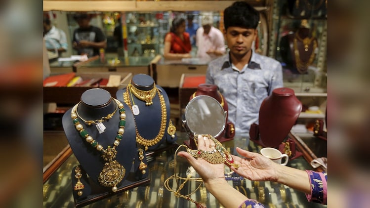 24 कैरेट gold 7 हजार के करीब सस्ता! सोना-चांदी में बड़ी गिरावट... चेक ...