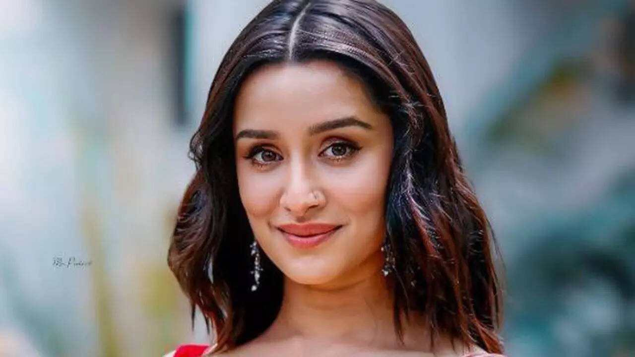 Shraddha Kapoor resumes shooting for Laxman Utekar’s ‘Eetha’ after five ...
