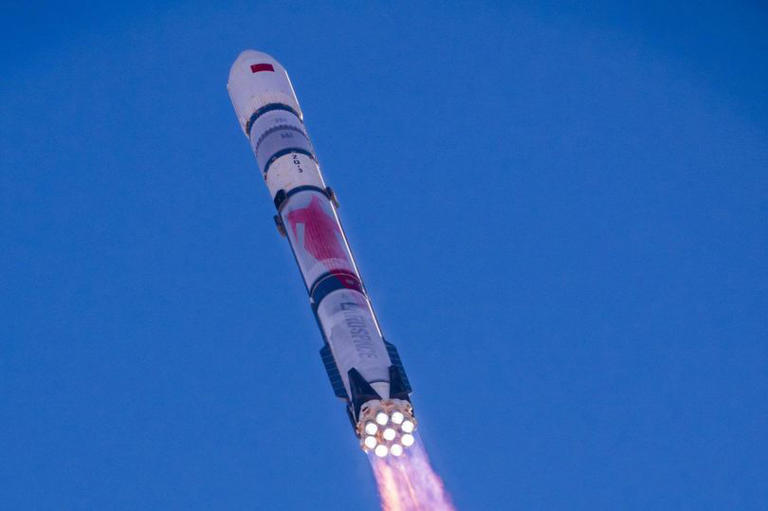 Emergency alert prepared for UK as Chinese rocket debris hurtles ...