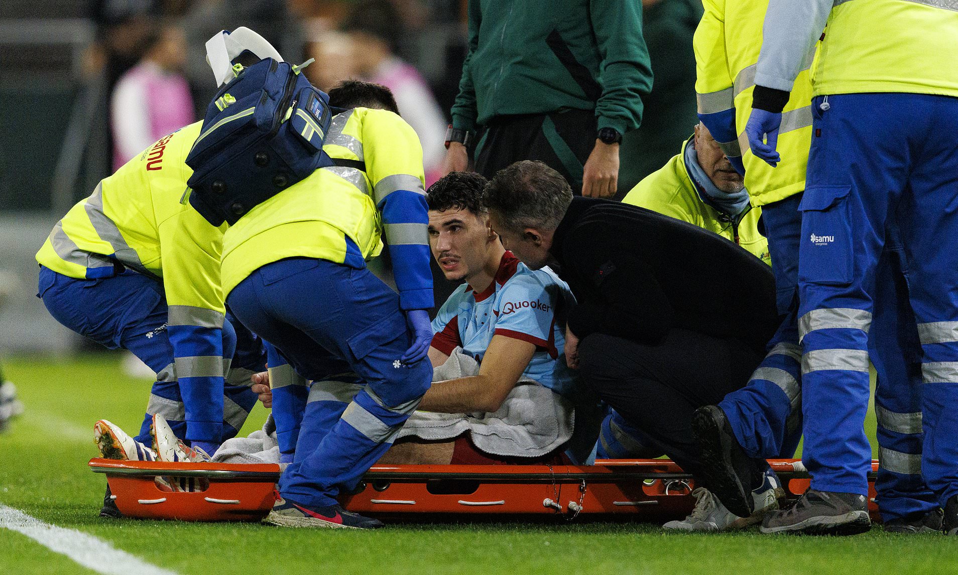 Man United legend comforts his son, 19, in 'heartbreaking' scenes after ...