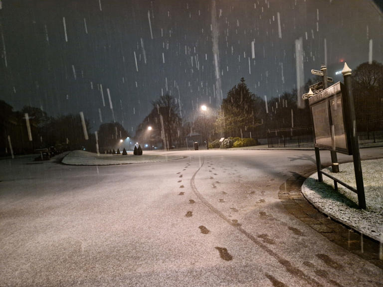 Sheffield snow: High ground wakes to snow, and forecast for rest of the day