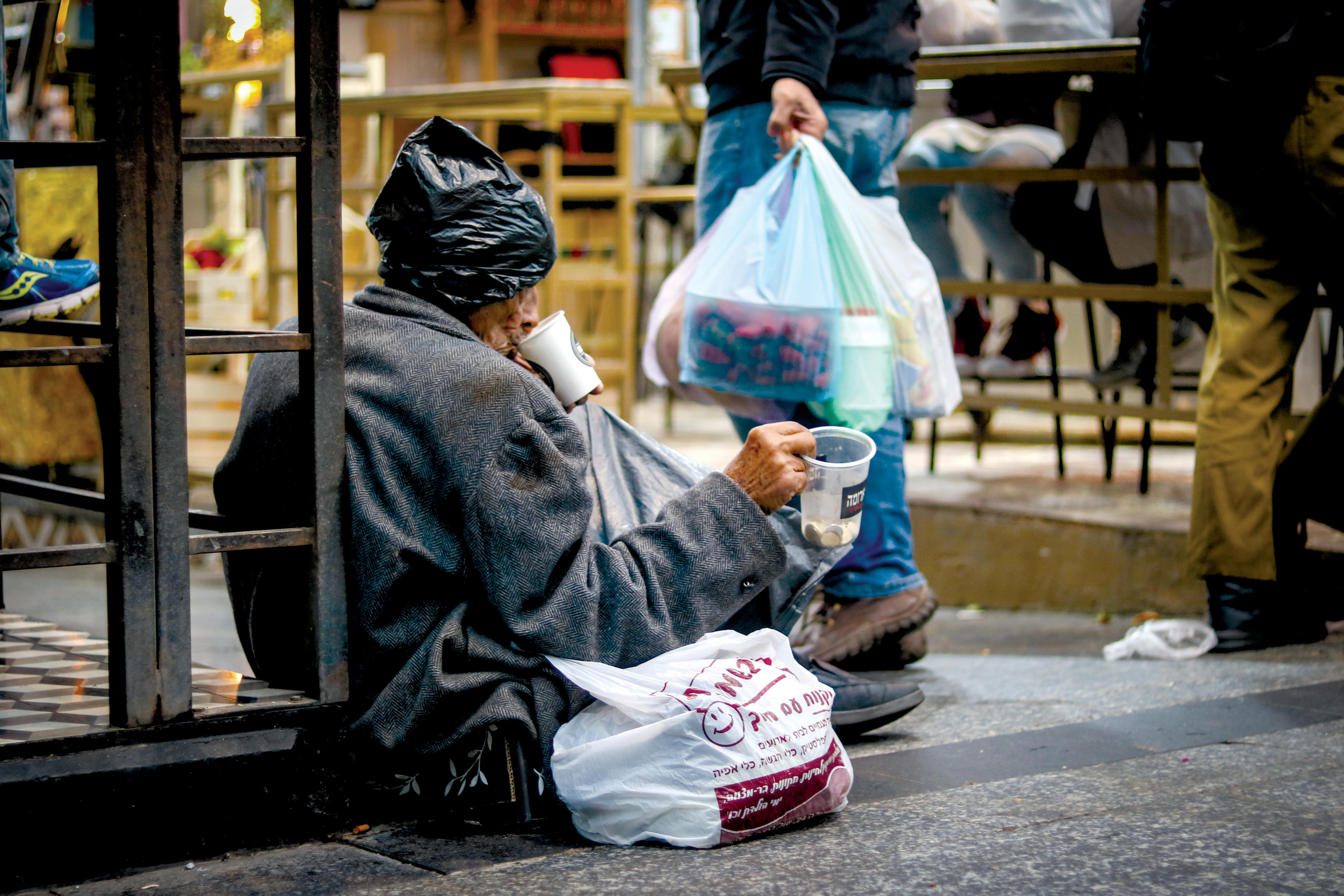Millions of Israelis, including 900,000 children, live in poverty, NII ...