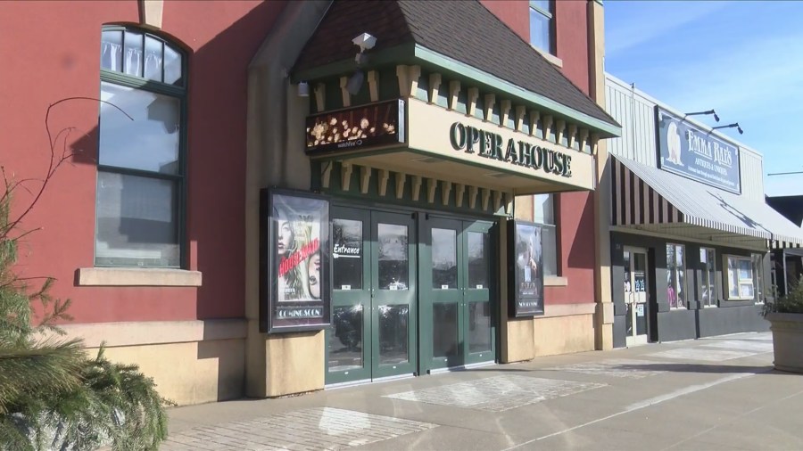 While smaller movie theaters struggle to stay in business, Voy Theatre ...