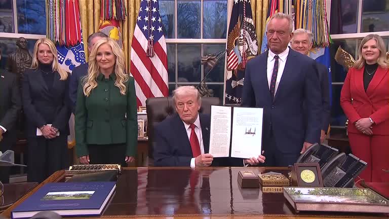 Trump signs order to coordinate federal response to drug addiction