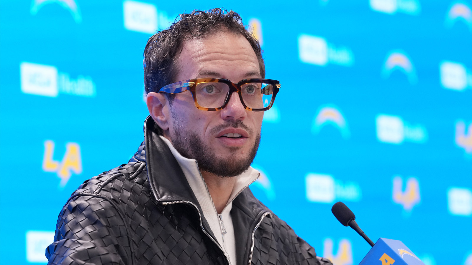 Ex-Dolphins coach joining Mike McDaniel on Chargers staff