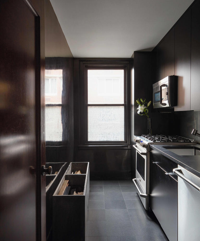 This New York fashion insider’s apartment is a ‘gentleman’s salon ...