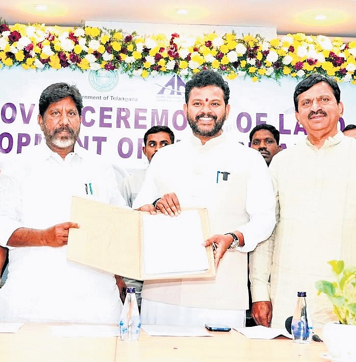 Telangana hands over land for Mamnoor airport