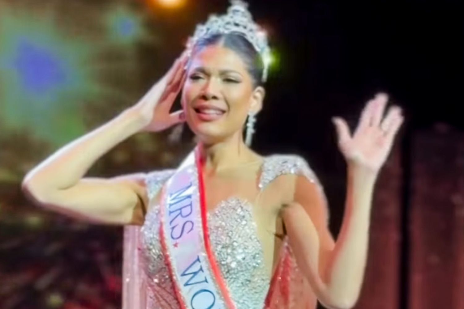 Mrs. World pageant crowns Chanita Seedaket Craythorne of Thailand as ...