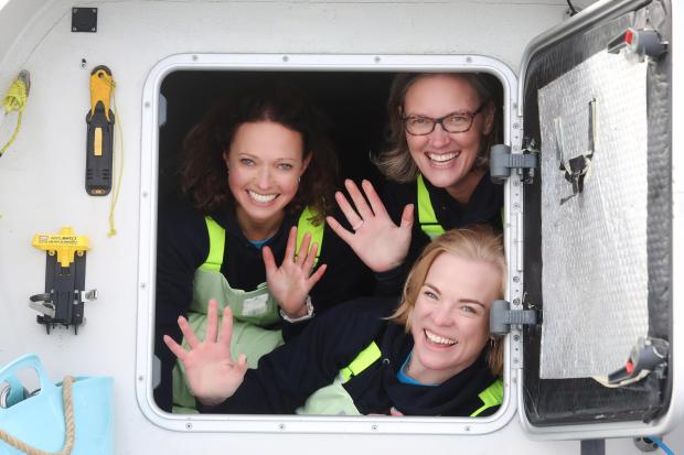 Cancer survivor takes on epic 2,800 mile row across Pacific