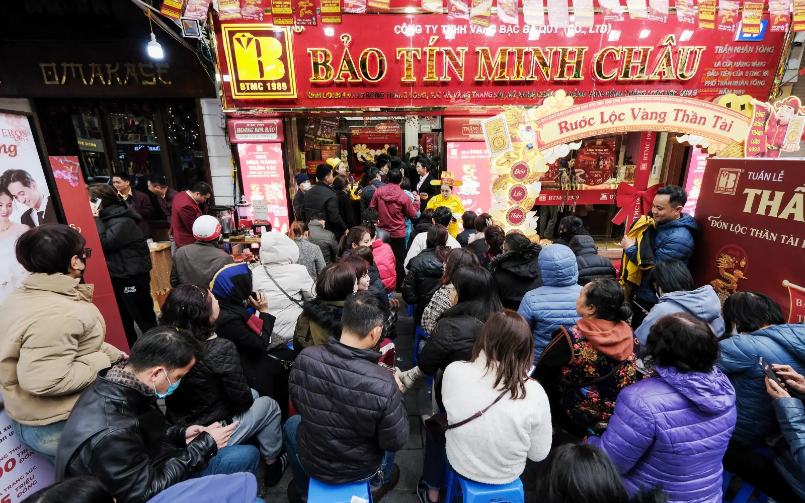 Soaring gold price a crushing weight in Vietnam