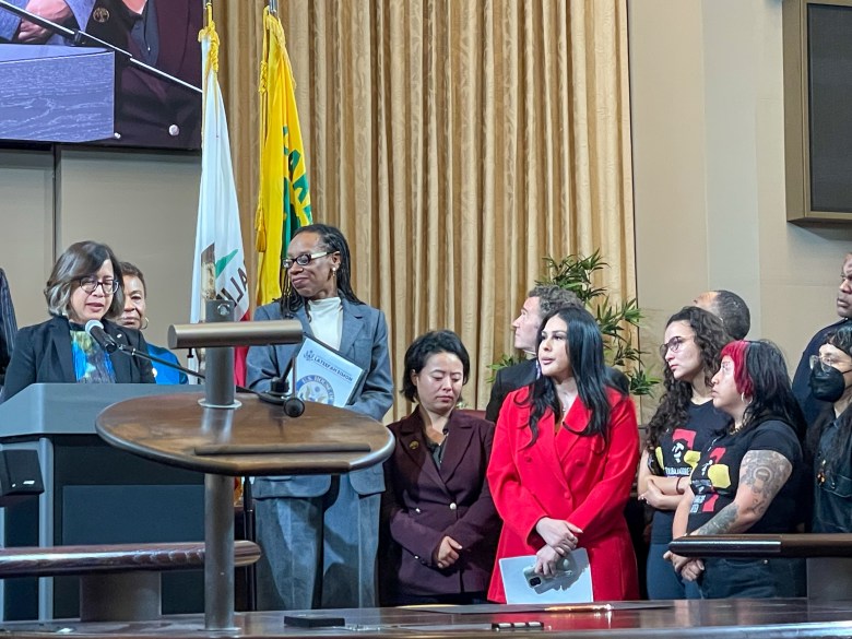 Mayor Lee signs executive orders to limit federal immigration activity ...