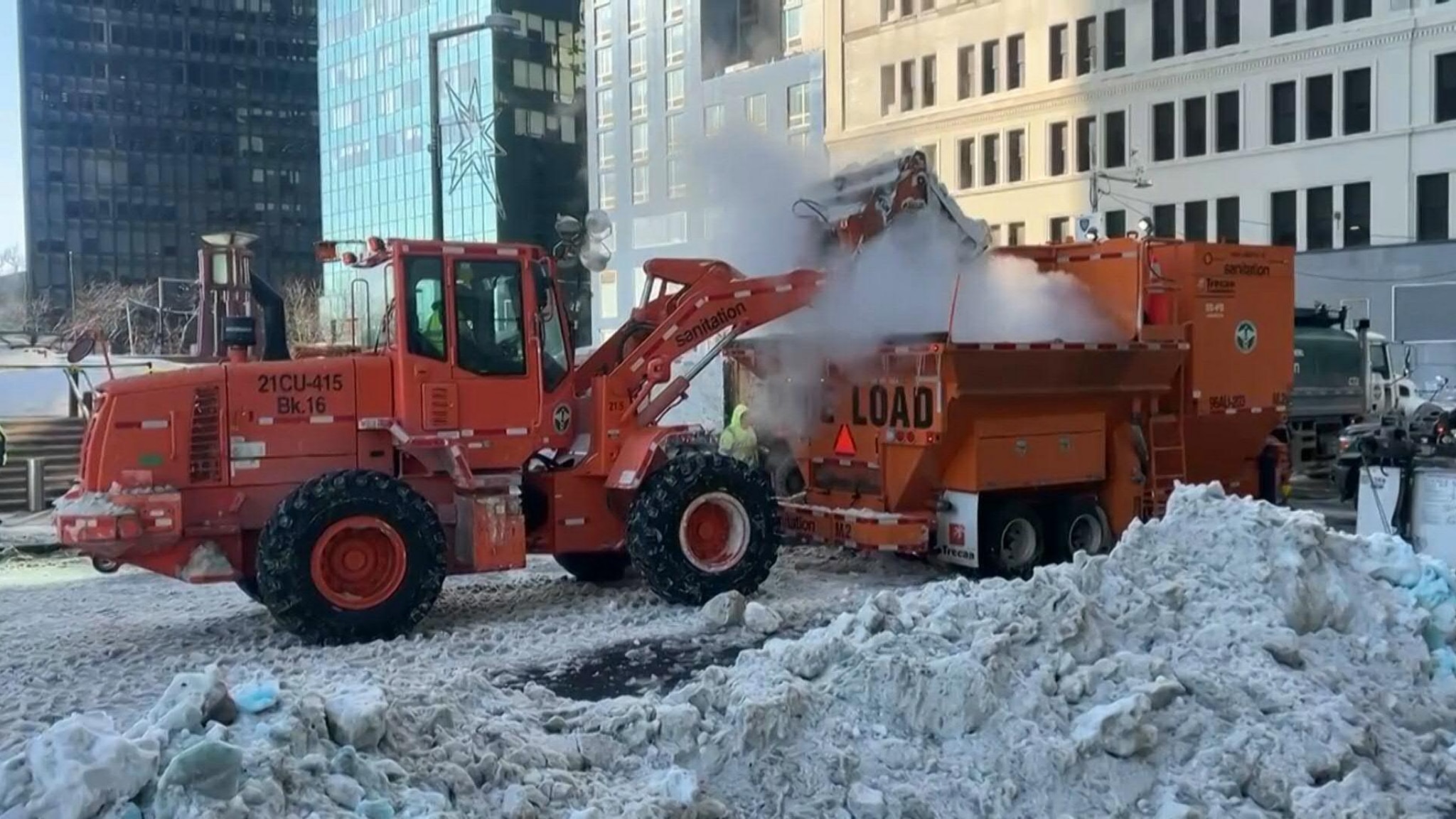 New York sotto la neve, arrivano le "vasche" per scioglierla