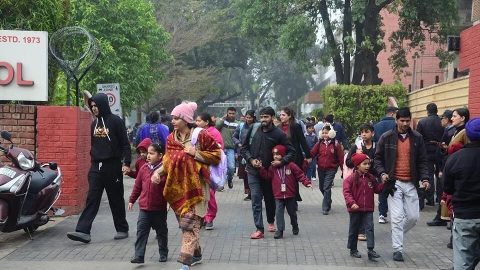 Bomb scare hits UT secretariat buildings day after threat to 30 schools ...