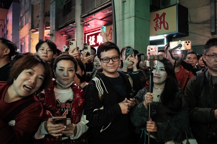 Macau sobe licença de maternidade e férias face à natalidade mais baixa ...