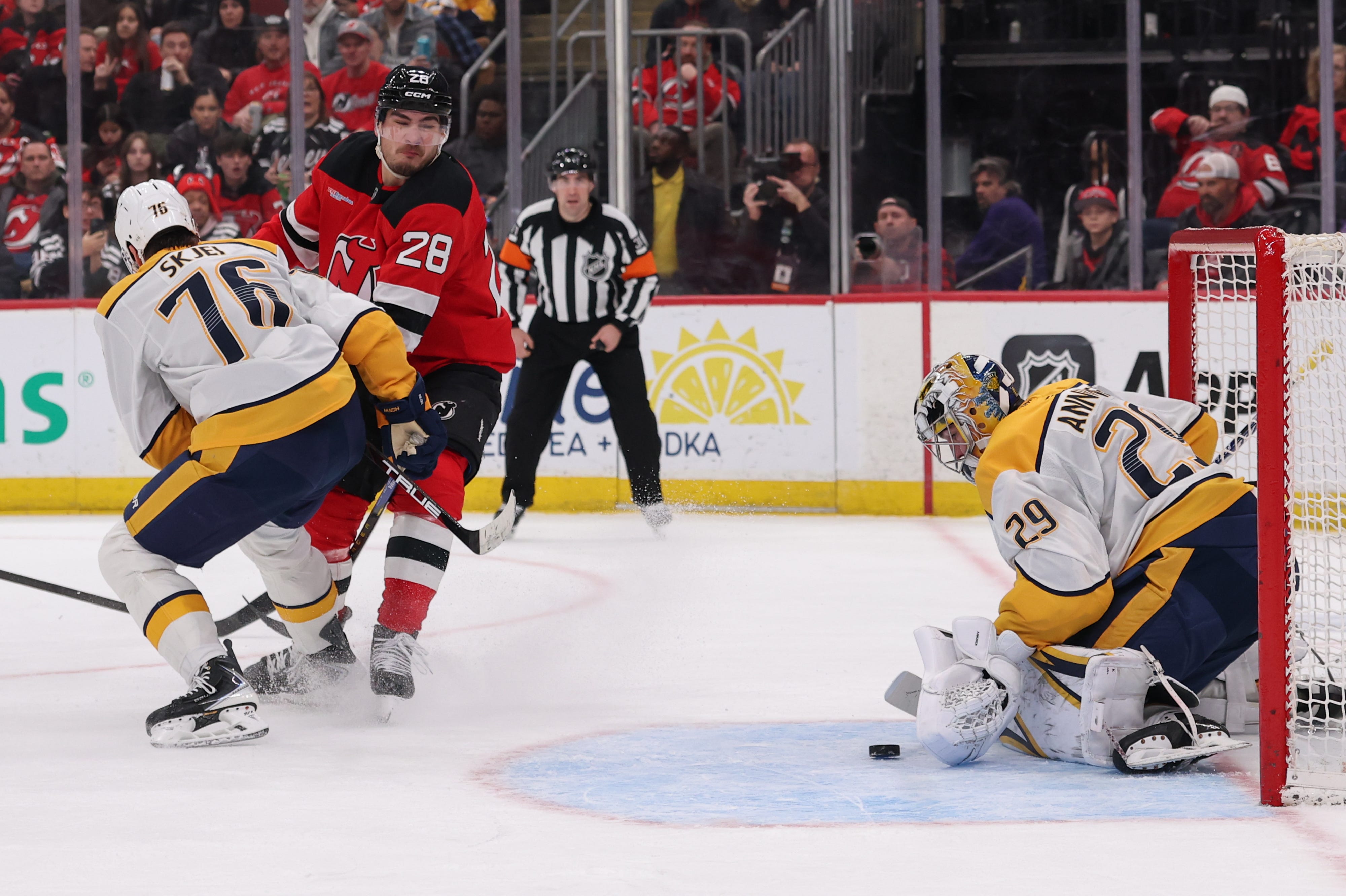 Justus Annunen's strong performance makes Predators' loss to Devils ...