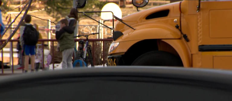 How to keep your children safe and warm at the bus stop