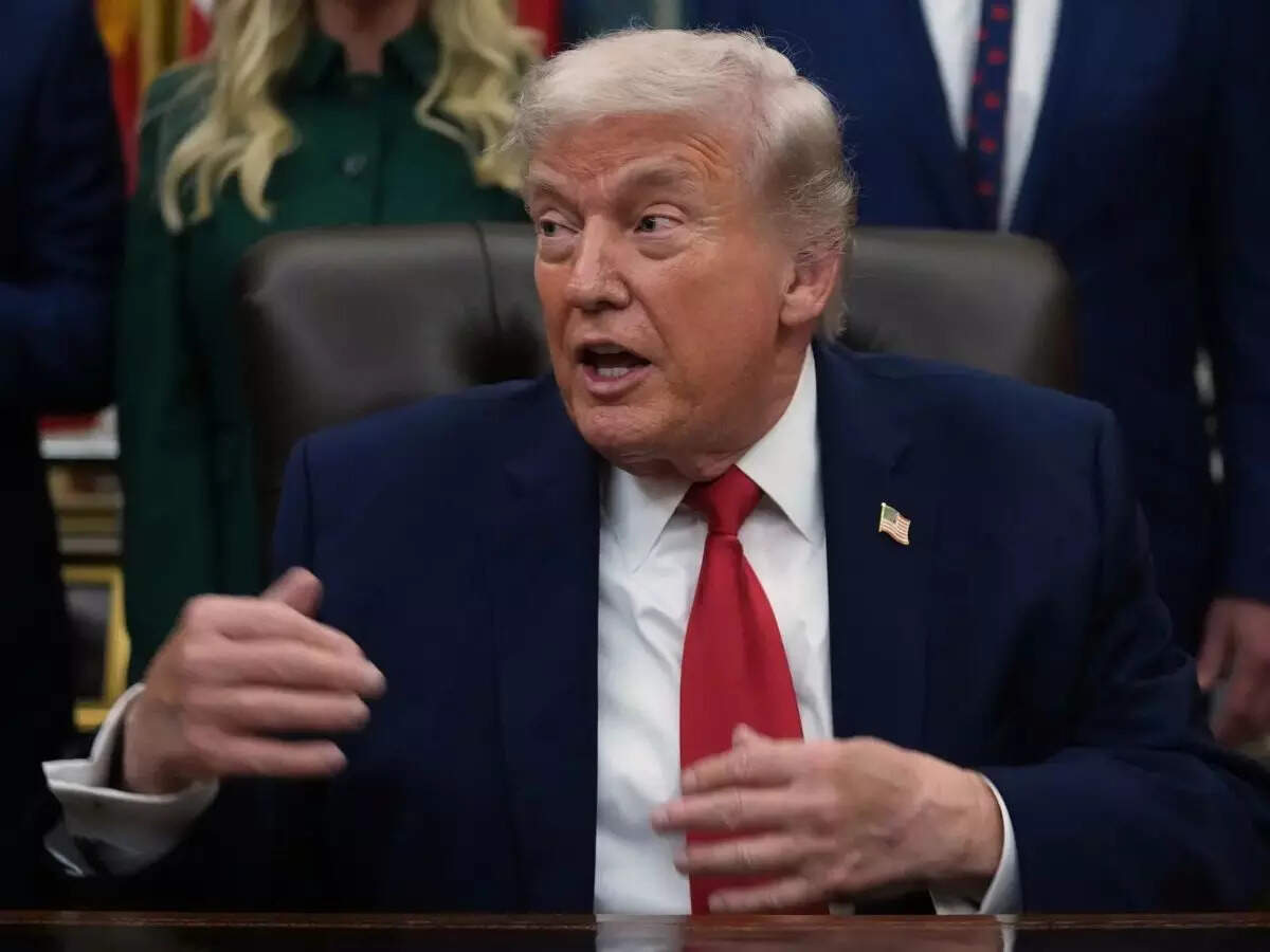 Did Trump really give Nicki Minaj a $1 million 'Gold Card' visa?