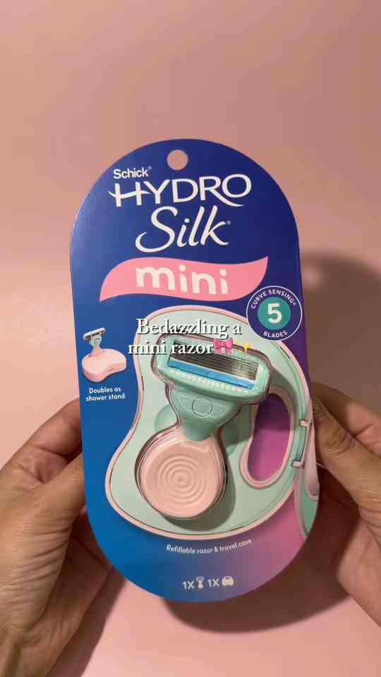 Bedazzling a mini razor | Cute custom