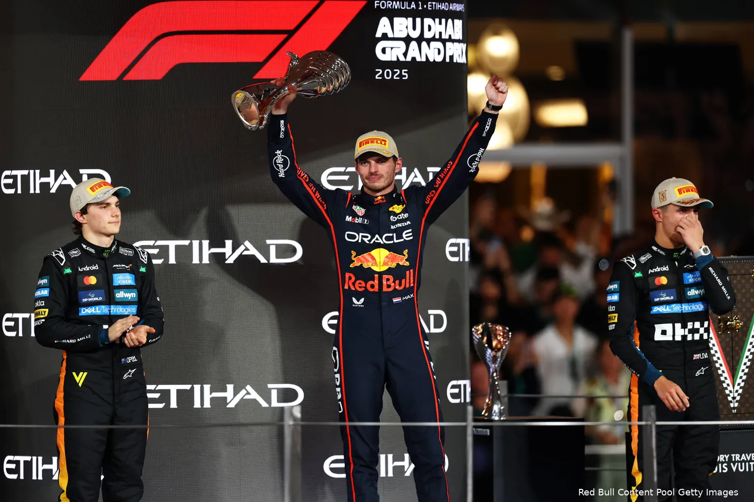 F1TV-analisten zien Verstappen-scenario weer ontstaan: "Moet Ferrari ...