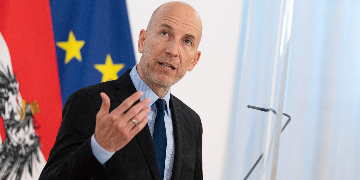 Dollarn bara sjunker – vinst eller förlust för Europa?