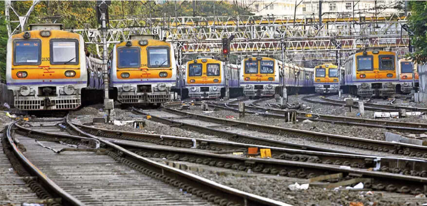 Mumbai local trains get boost: 100 new rakes planned to replace old ...