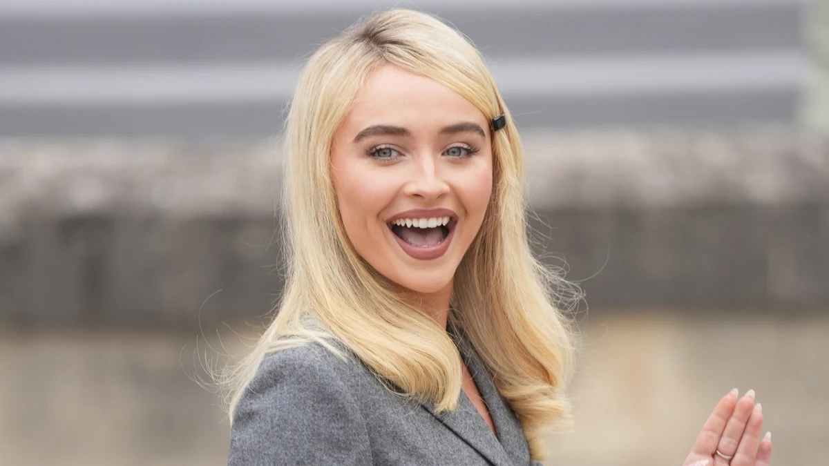 De Dua Lipa a Sabrina Carpenter: los lunares se convierten en el ...